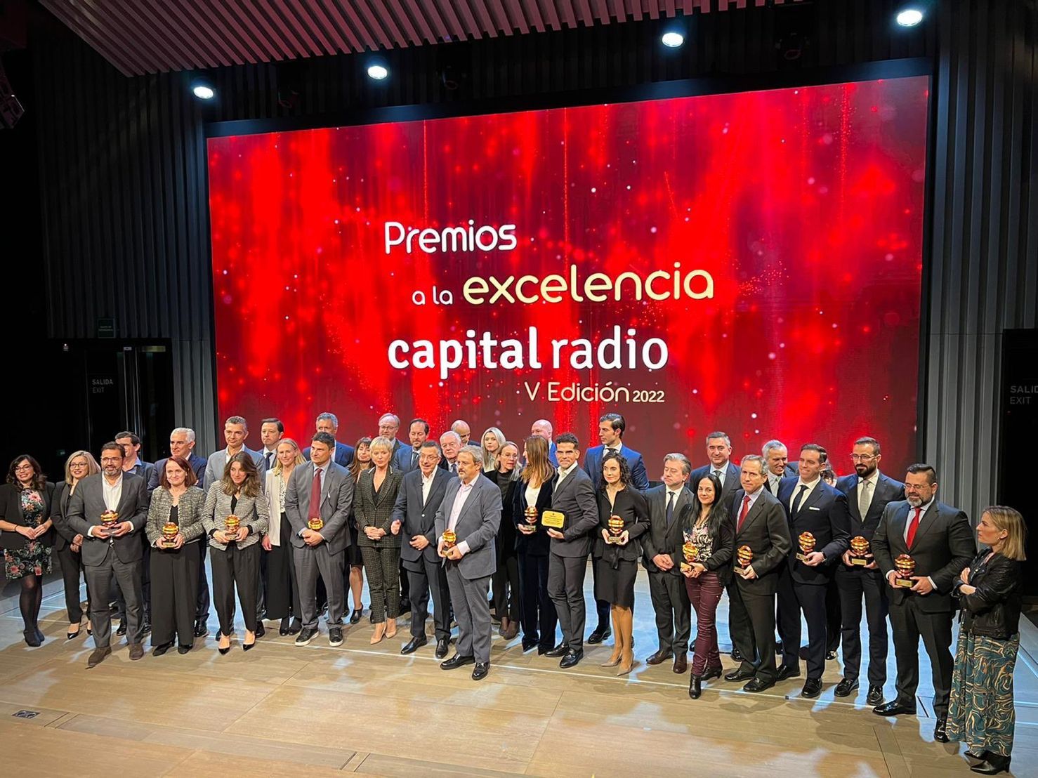 Trofeos con impacto: Capital Radio sus Premios a la Excelencia - Ayúdame3D